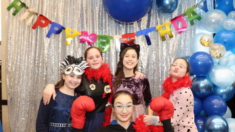 Planning a Bridgebrace Photobooth for Congratulation Party | Show Booth ...